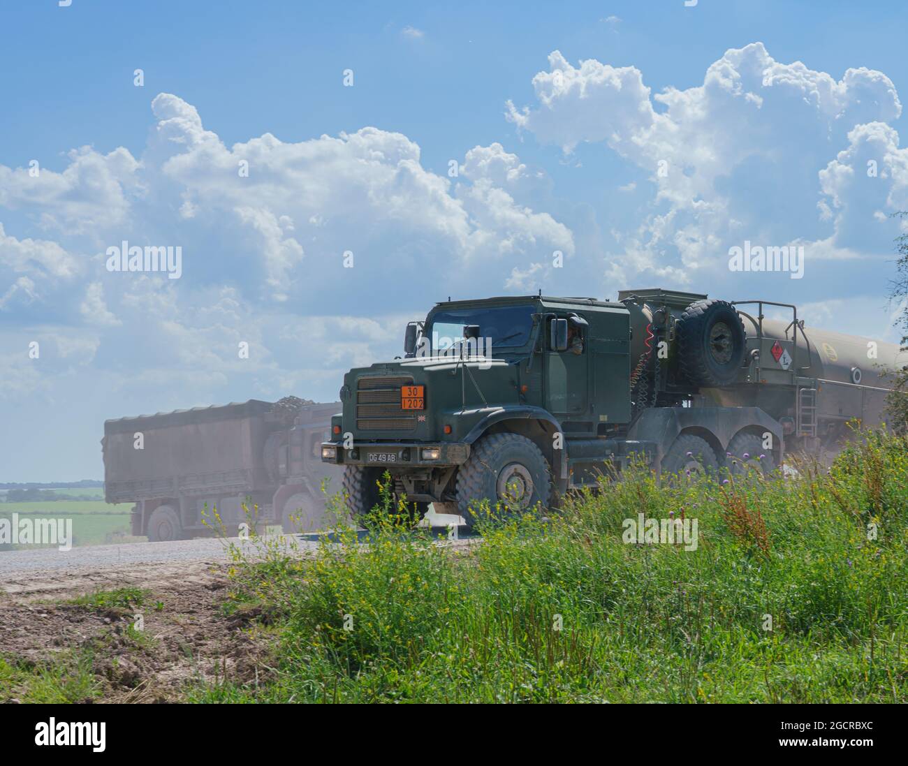 British army Oshkosh 6x6 wheeled tanker Logistic Support & Transport ...