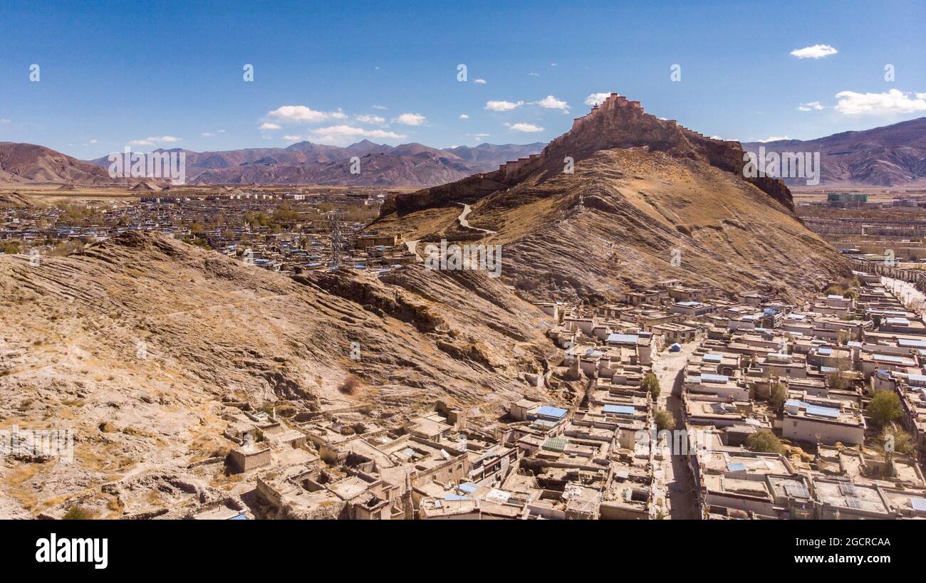 Tibetan castle hi-res stock photography and images - Alamy