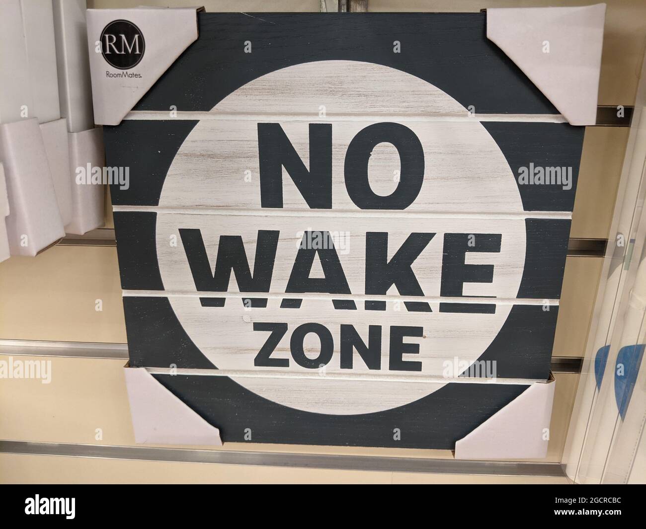 INDIANAPOLIS, UNITED STATES - Jan 10, 2021: A sign "no wake zone" for a ...