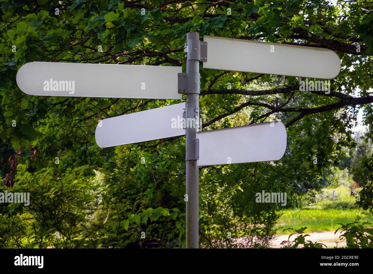 Arrow pole hi-res stock photography and images - Alamy