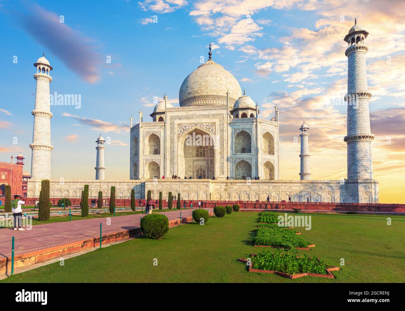 Main facade taj mahal hi-res stock photography and images - Alamy
