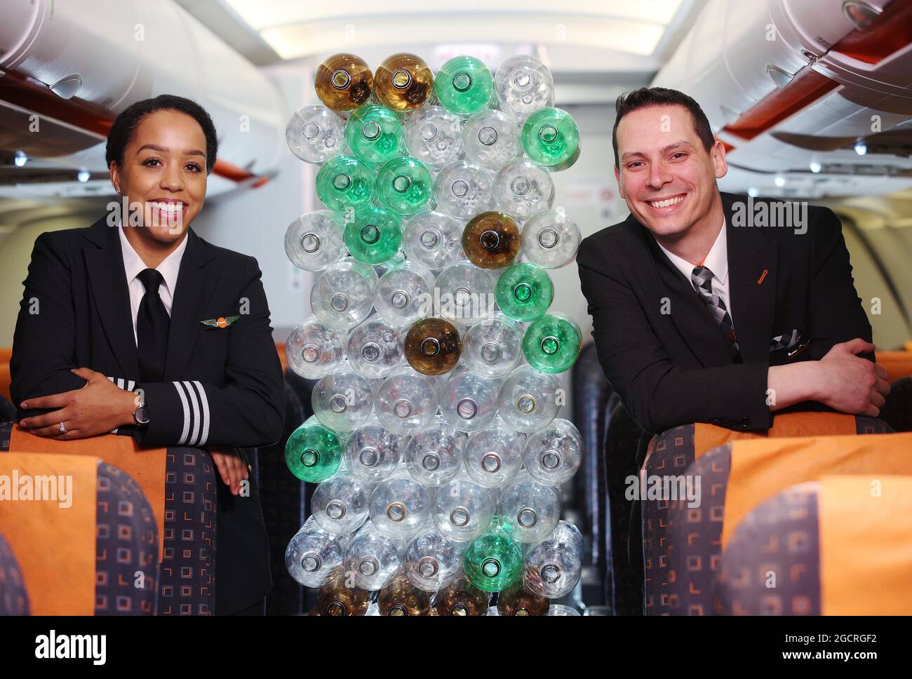 Easyjet crew uniform hi-res stock photography and images - Alamy