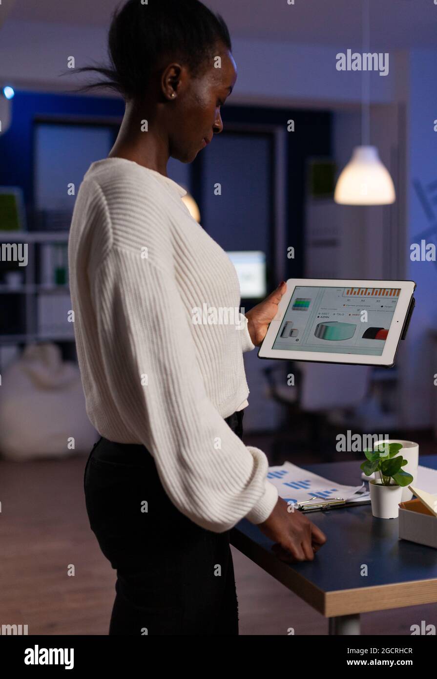 Woman financial planning hi-res stock photography and images - Alamy