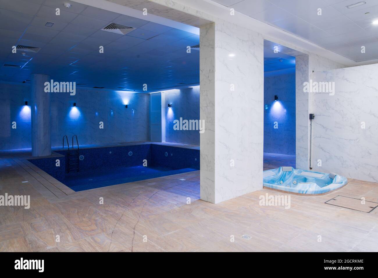 Indoor photography of the pool and jacuzzi Stock Photo - Alamy