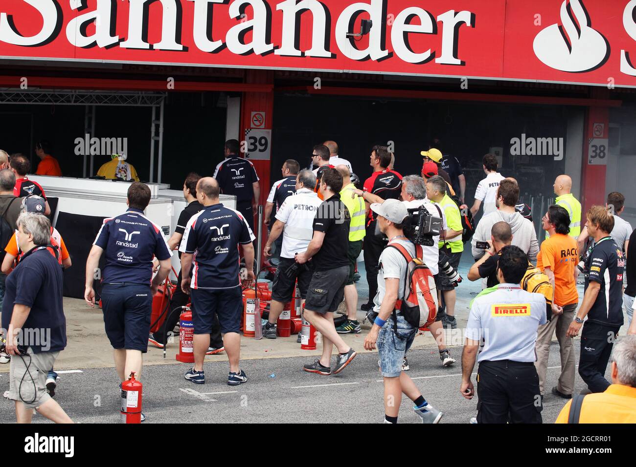 The f1 teams hi-res stock photography and images - Alamy