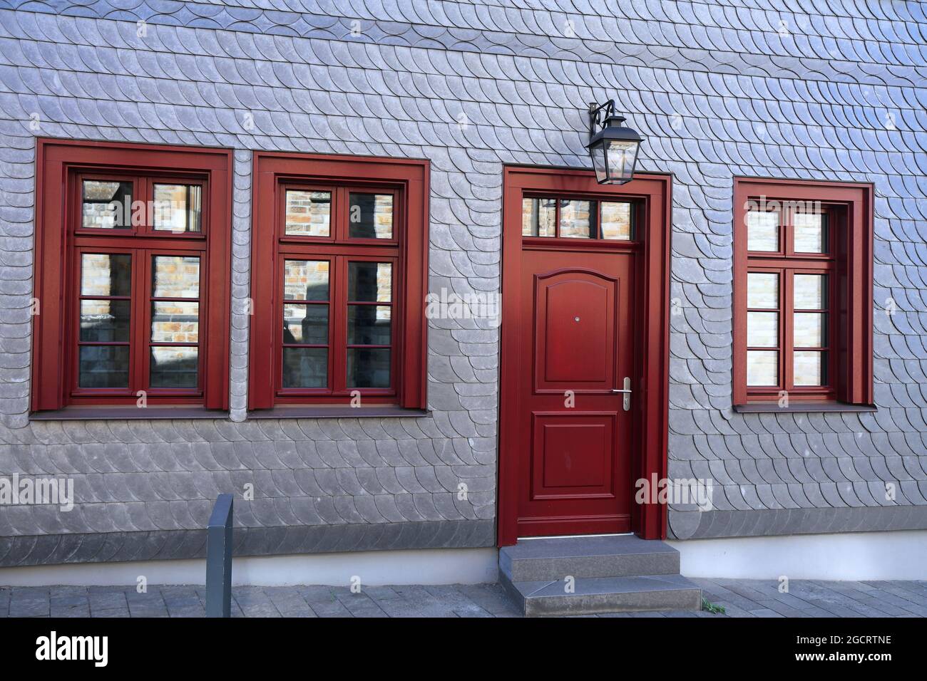 Slate wall cladding hi-res stock photography and images - Alamy