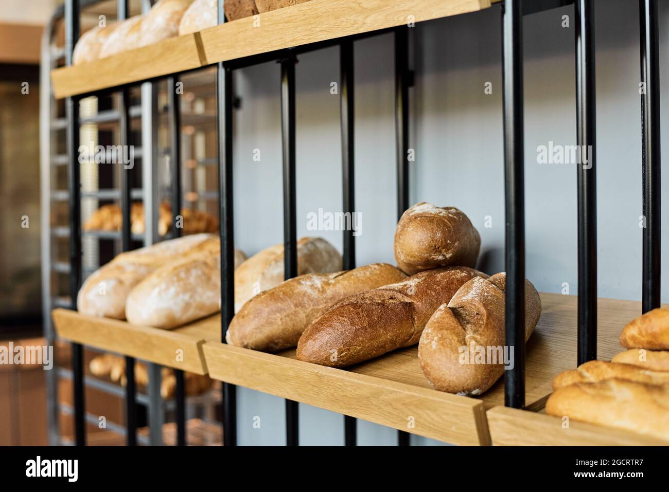 Bread bakery display hi-res stock photography and images - Alamy