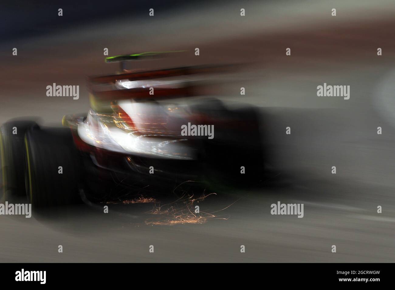 Narain Karthikeyan (IND) HRT Formula One Team HRT F112. Singapore Grand ...