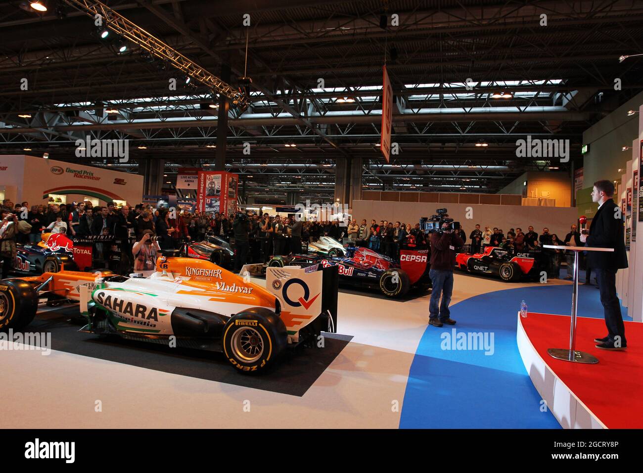 Paul di Resta (GBR) Sahara Force India F1 and David Croft (GBR) Sky ...