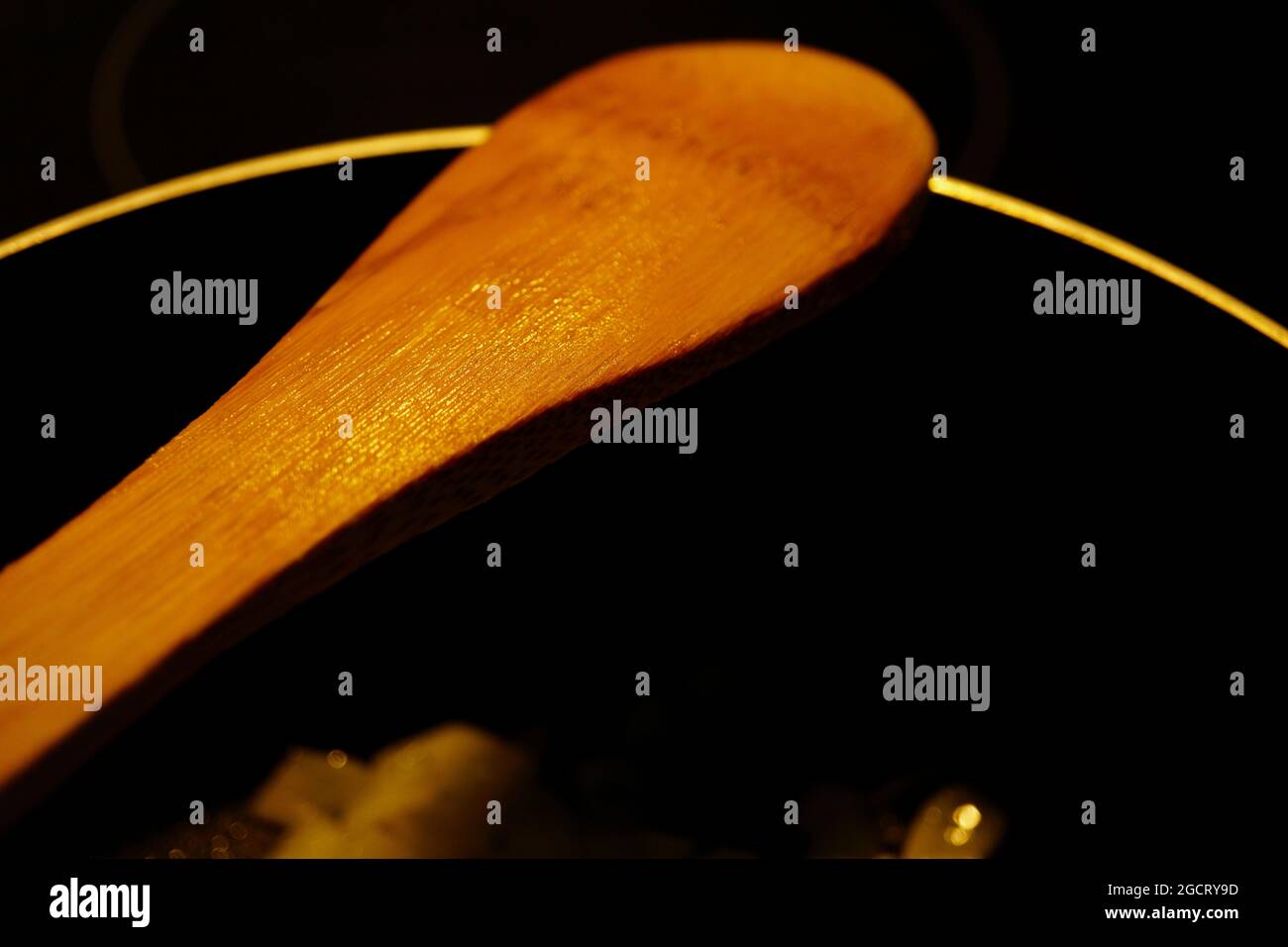 Saucepan with metal spoon hi-res stock photography and images - Alamy