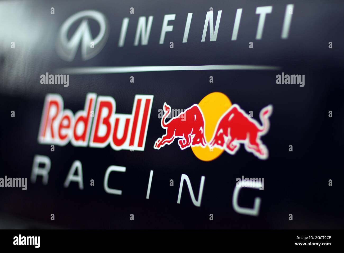 Red bull racing logo hi-res stock photography and images - Alamy