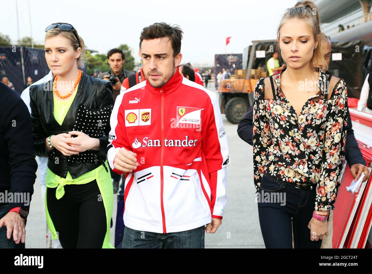 Fernando Alonso (ESP) Ferrari with girlfriend Dasha Kapustina (RUS ...