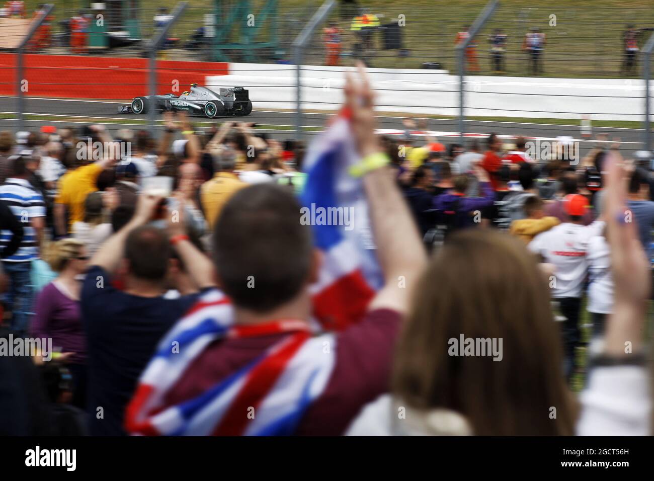 Mercedes amg f1 takes pole position hi-res stock photography and images ...