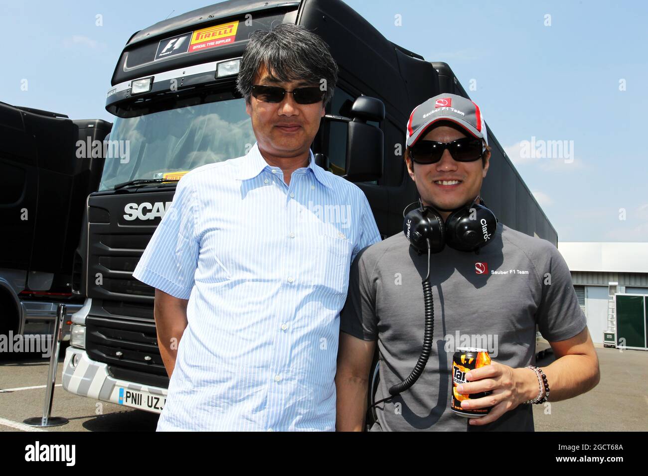 (L to R): Taki Inoue (JPN) Former F1 Driver with Kimiya Sato (JPN ...