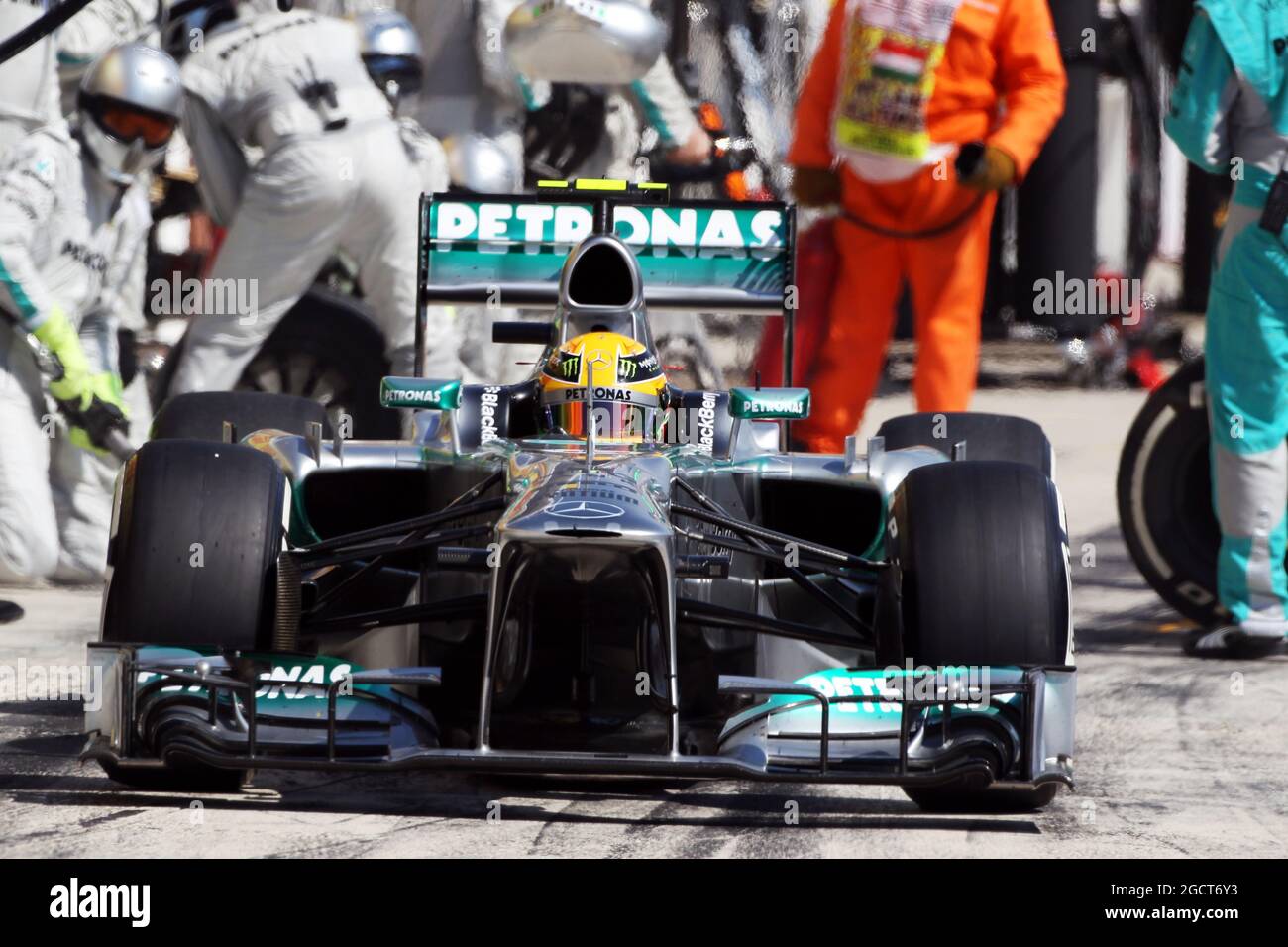 Mercedes amg f1 w04 makes a pit stop hi-res stock photography and ...