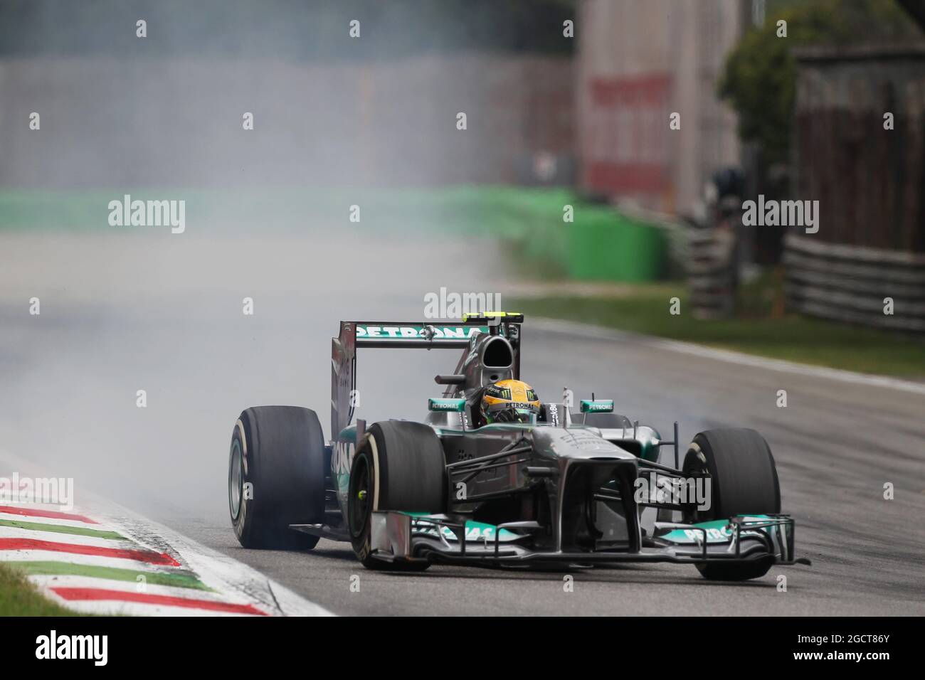 Lewis Hamilton (GBR) Mercedes AMG F1 W04 locks up under braking ...