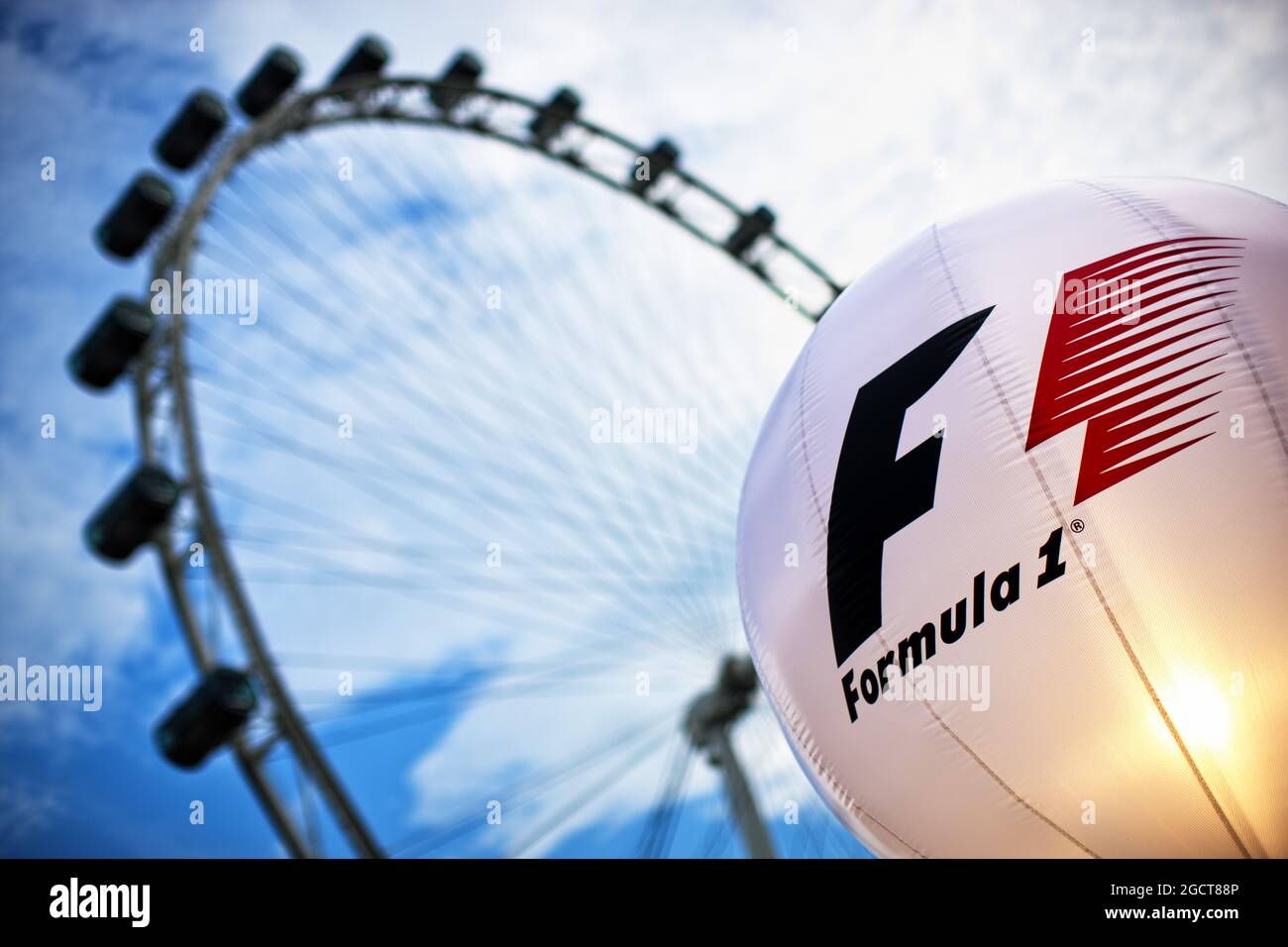 F1 lighting balloon in paddock singapore flyer hi-res stock photography ...