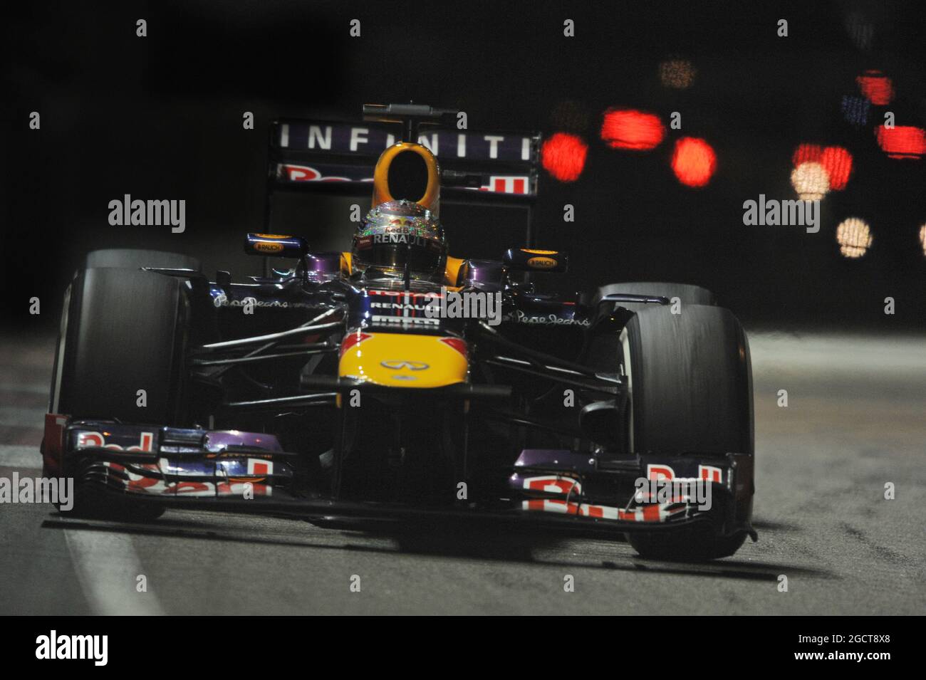 Sebastian Vettel (GER) Red Bull Racing RB9. Singapore Grand Prix ...