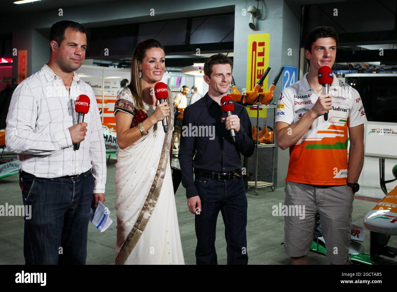 (L to R): Ted Kravitz (GBR) Sky Sports Pitlane Reporter with Natalie ...