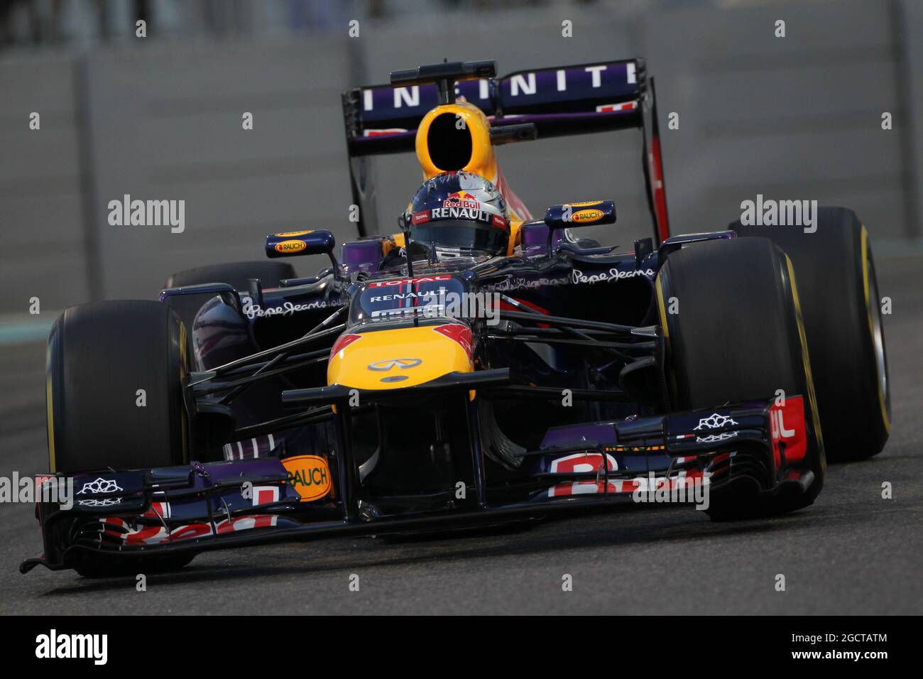 Sebastian Vettel (GER) Red Bull Racing RB9. Abu Dhabi Grand Prix ...