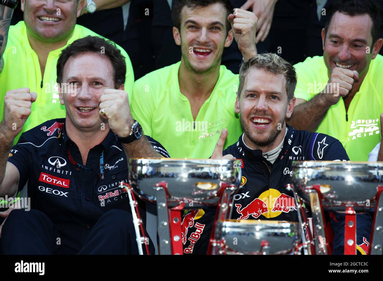 Red bull racing celebrate team hi-res stock photography and images - Alamy