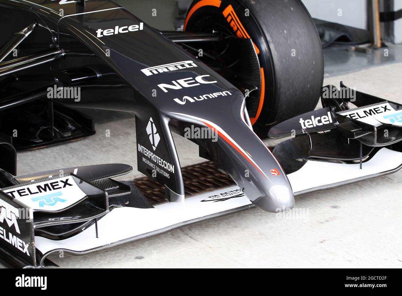 Front wing nosecone detail hi-res stock photography and images - Alamy