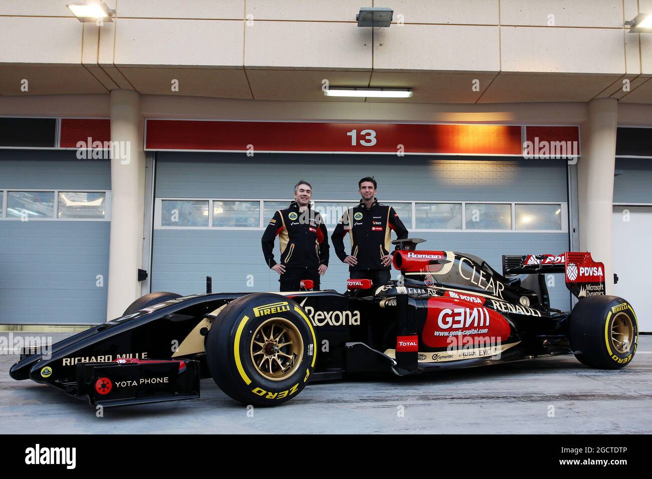 (L to R): Nick Chester (GBR) Lotus F1 Team Technical Director and ...