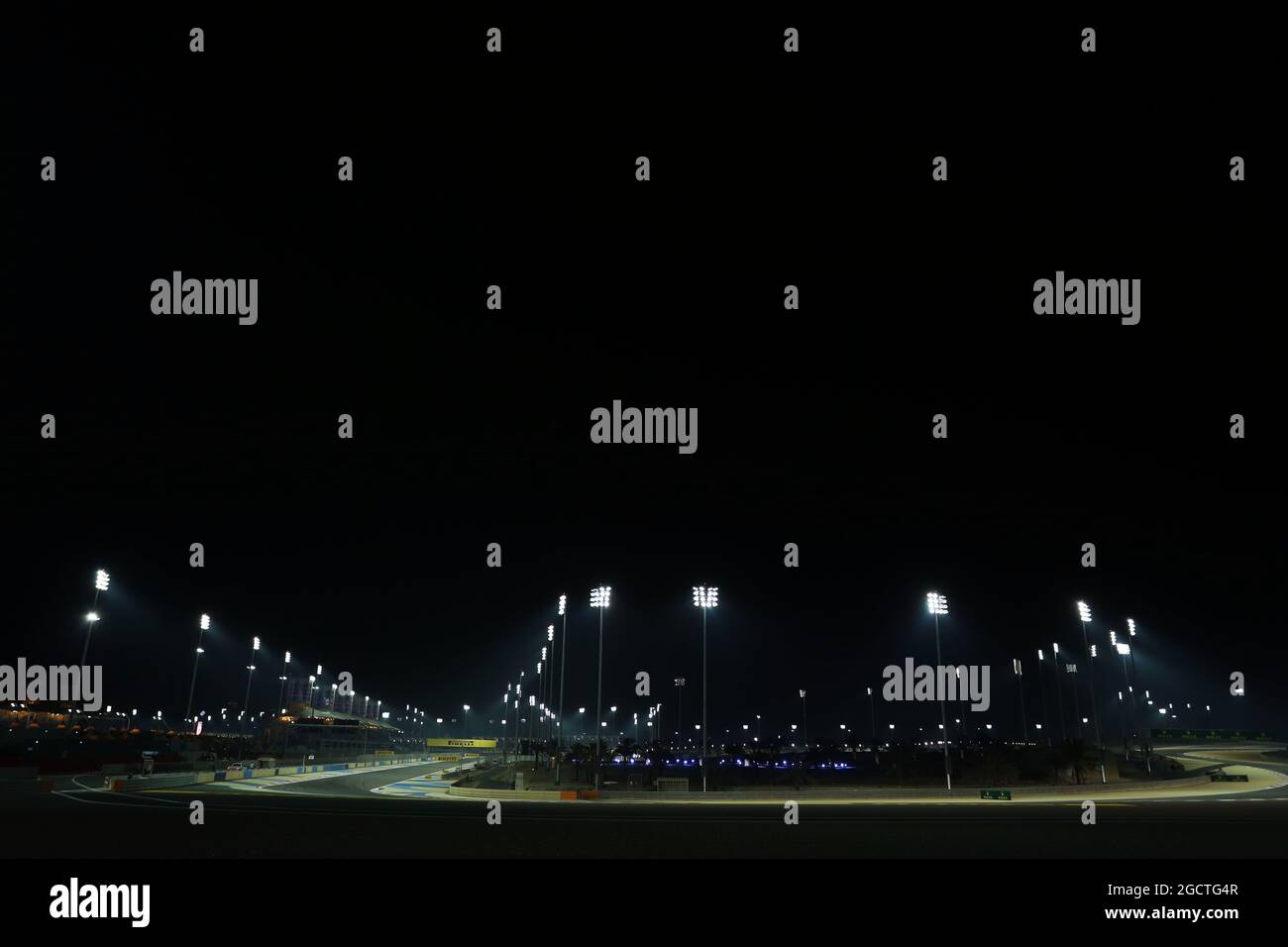 The circuit under floodlights at night. Bahrain Grand Prix, Thursday ...