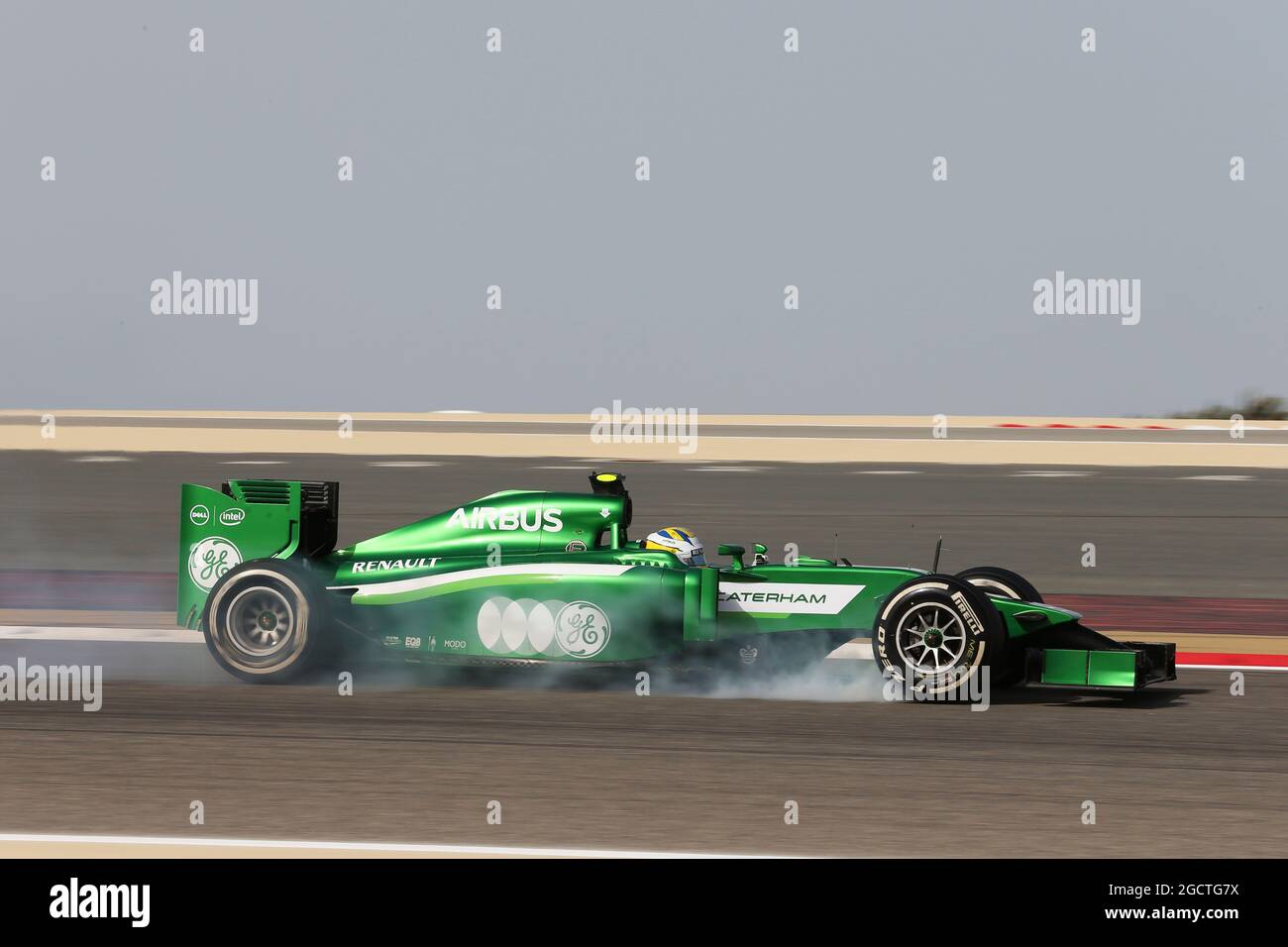 Marcus Ericsson (SWE) Caterham CT05 locks up under braking. Bahrain ...