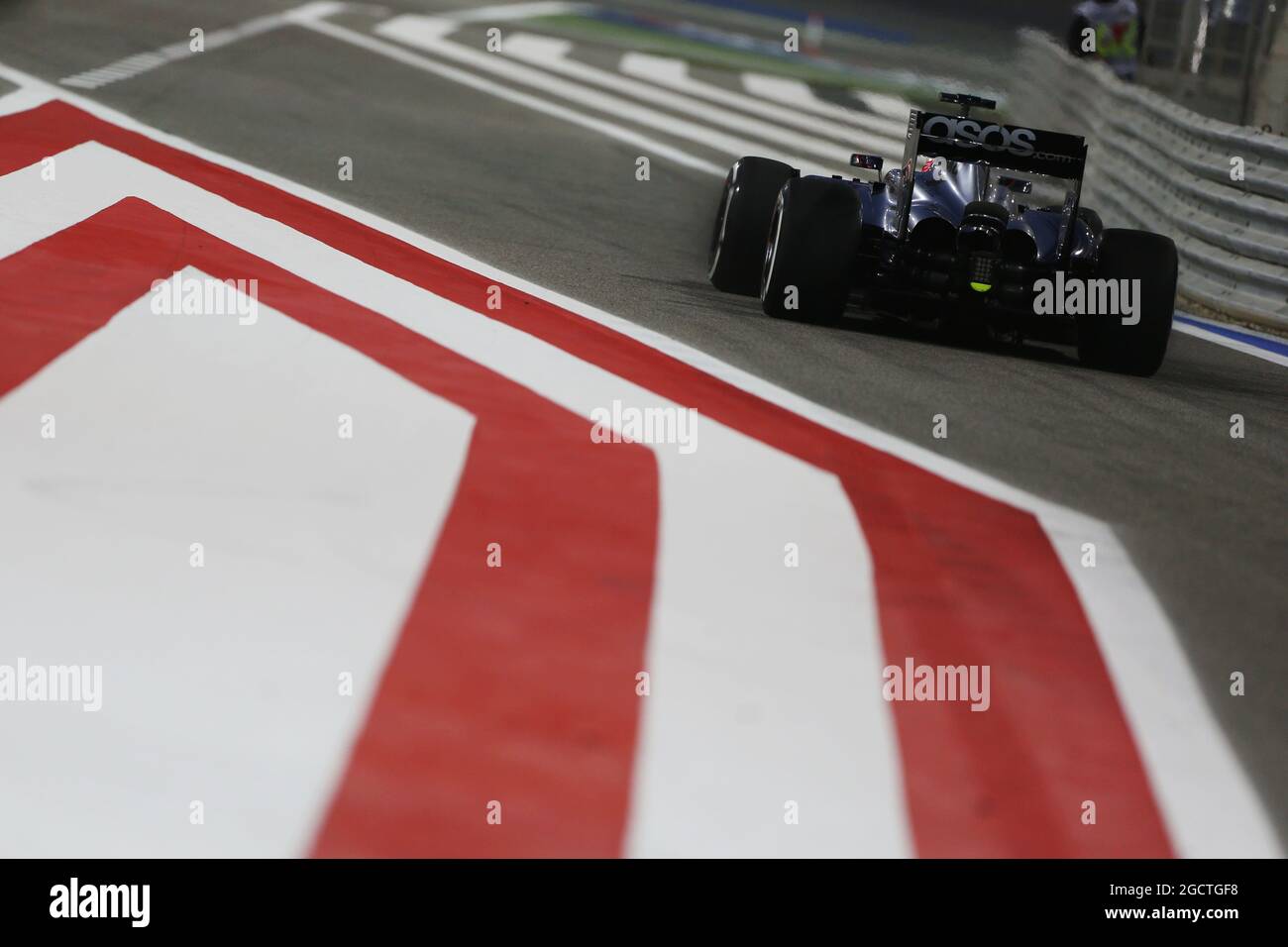 Jenson Button (GBR) McLaren MP4-29. Bahrain Grand Prix, Saturday 5th ...