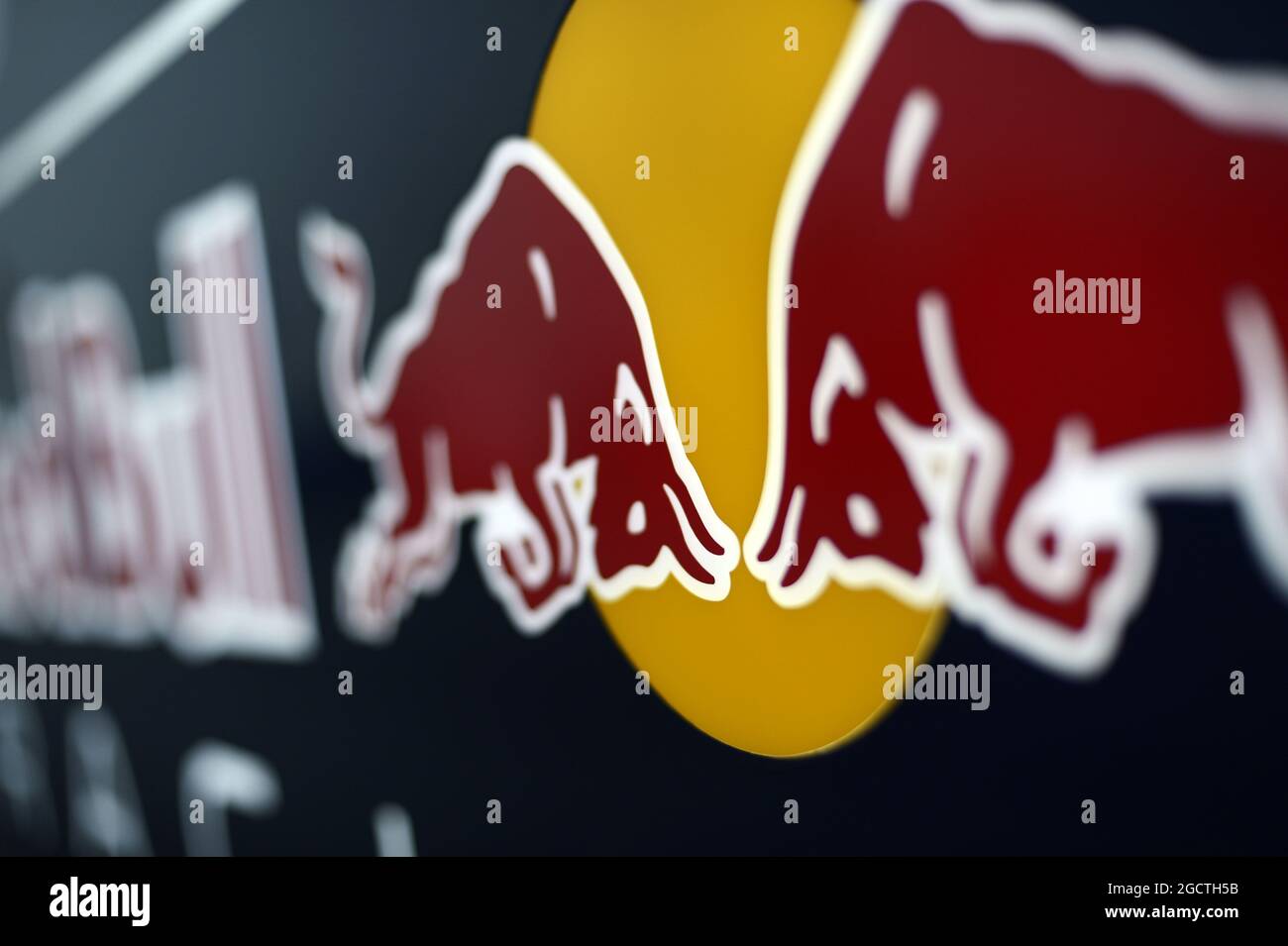 Red bull racing logo hi-res stock photography and images - Alamy