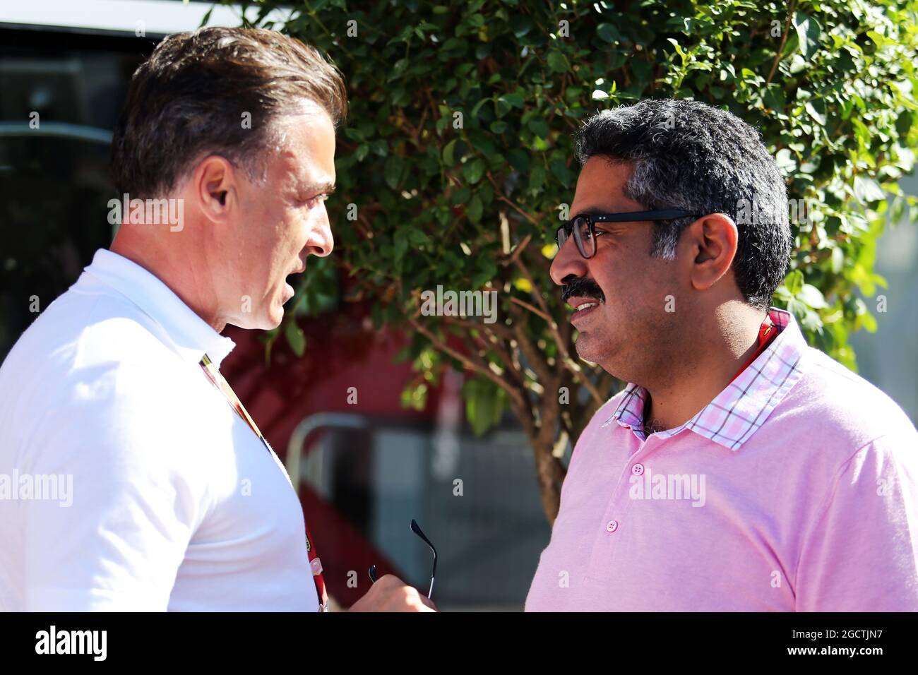 (L to R): Jean Alesi (FRA) with Muhammed Al Khalifa (BRN) Bahrain ...