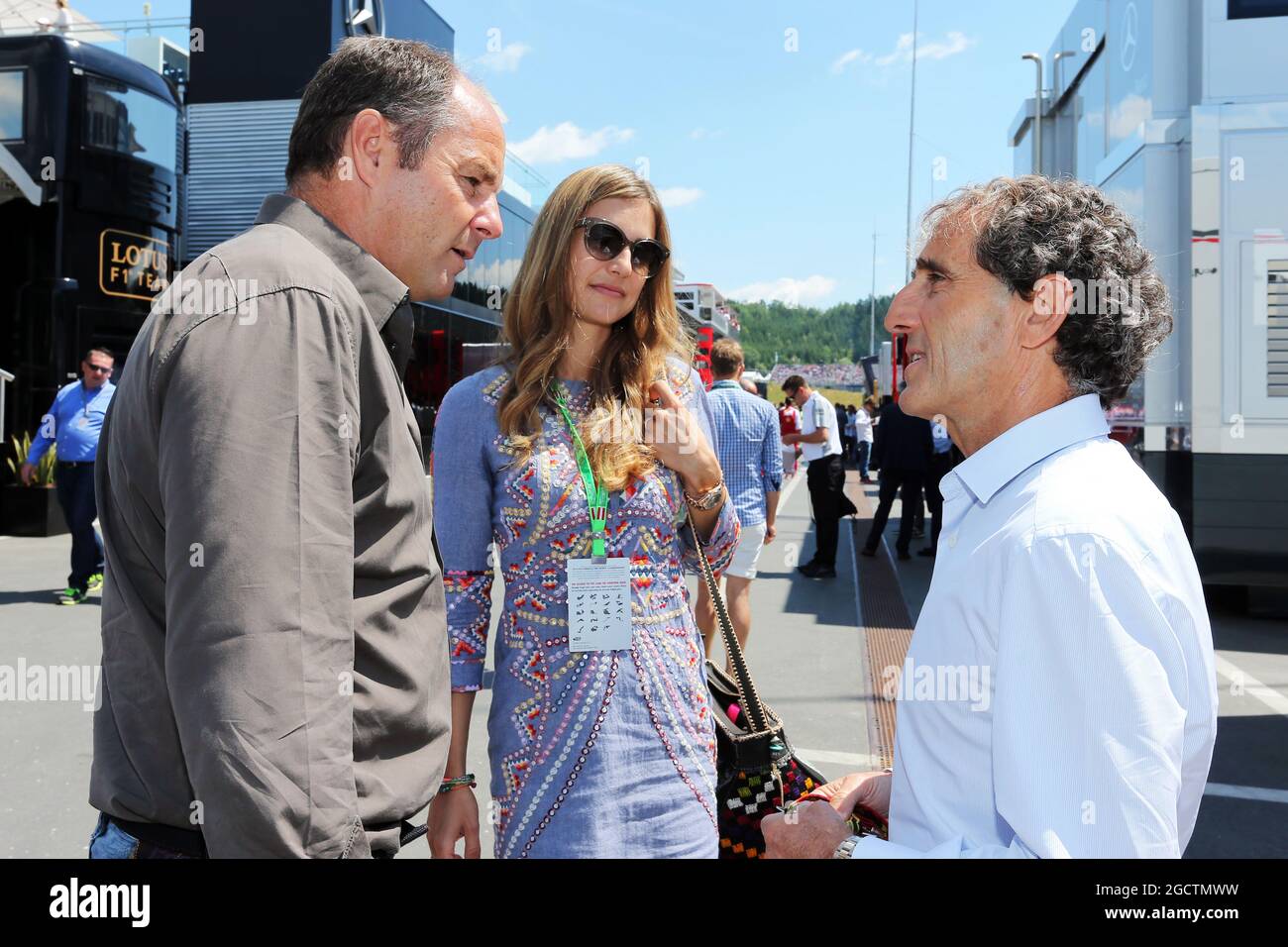 Gerhard Berger (AUT) and his girlfriend Helene with Alain Prost (FRA ...