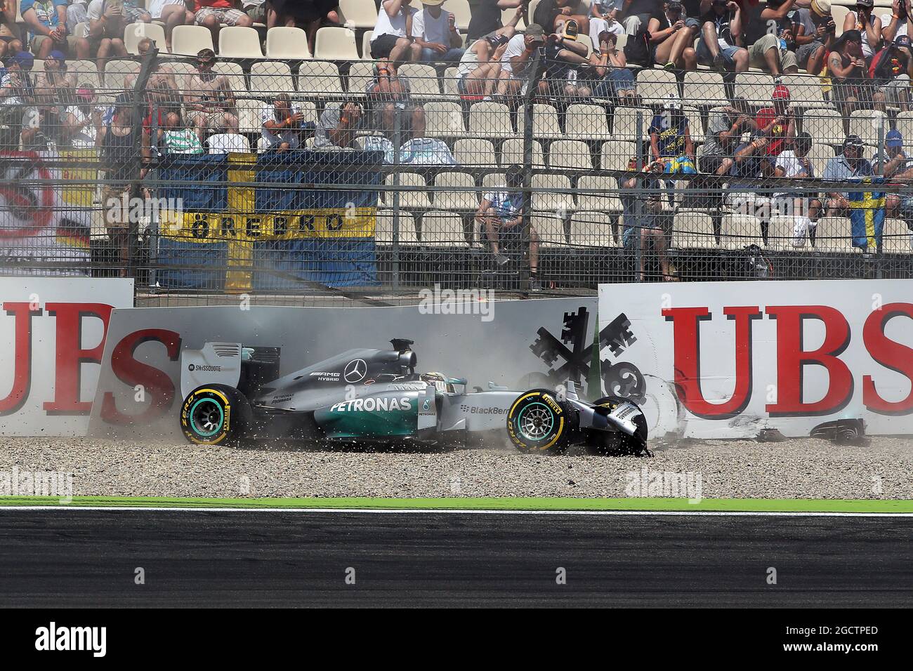 Mercedes amg f1 w05 crashes hi-res stock photography and images - Alamy