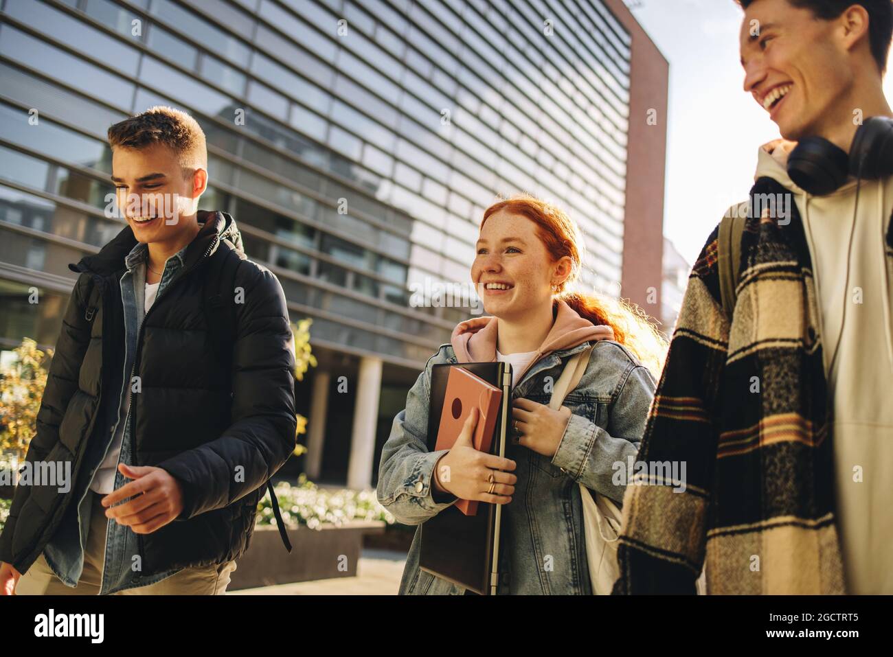 Girls college class hi-res stock photography and images - Alamy