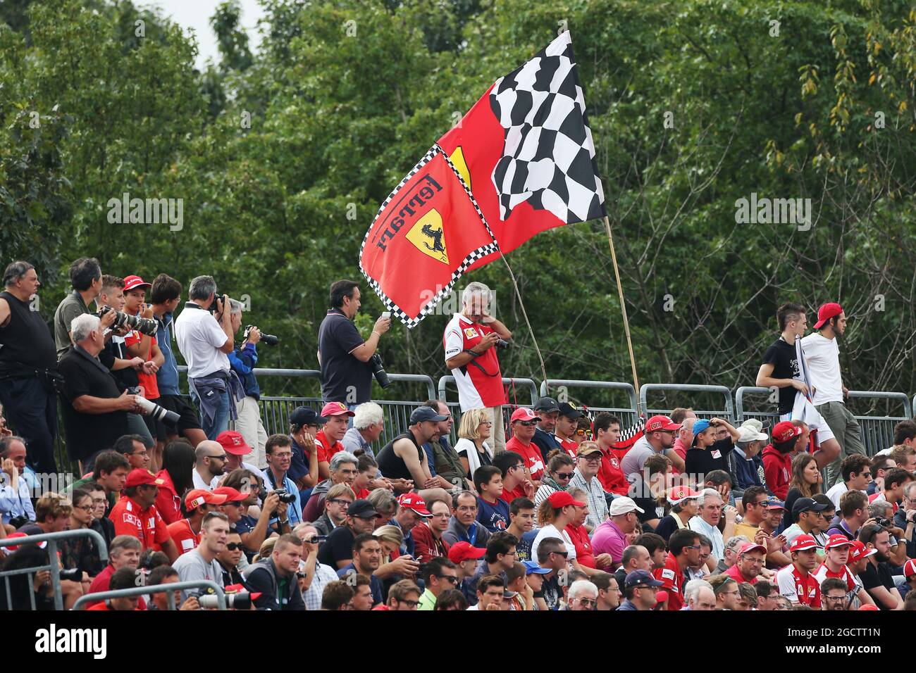 Italian flag crowd hi-res stock photography and images - Alamy