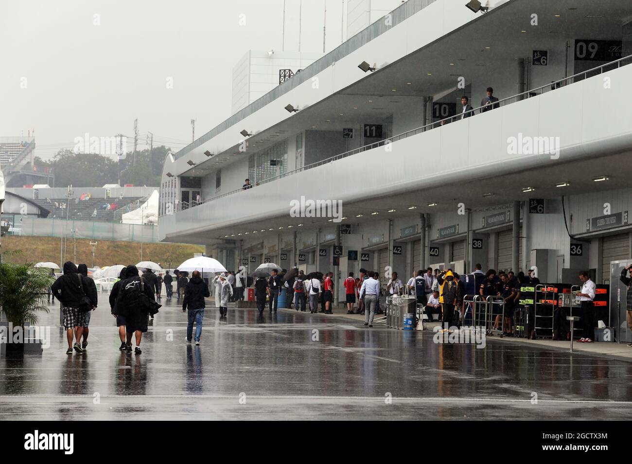 A wet rainy paddock hi-res stock photography and images - Alamy