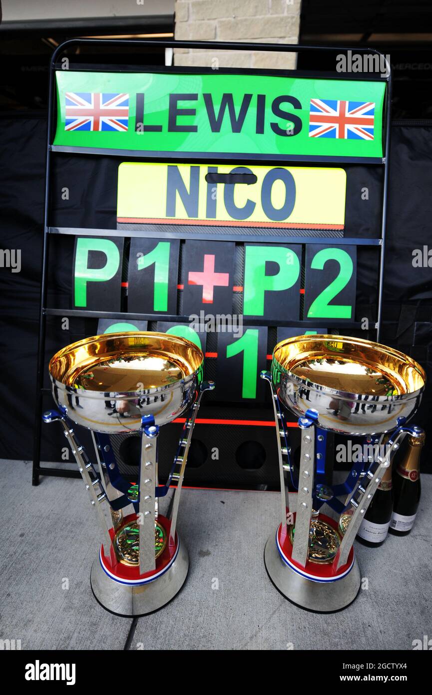 Winners trophies hi-res stock photography and images - Alamy