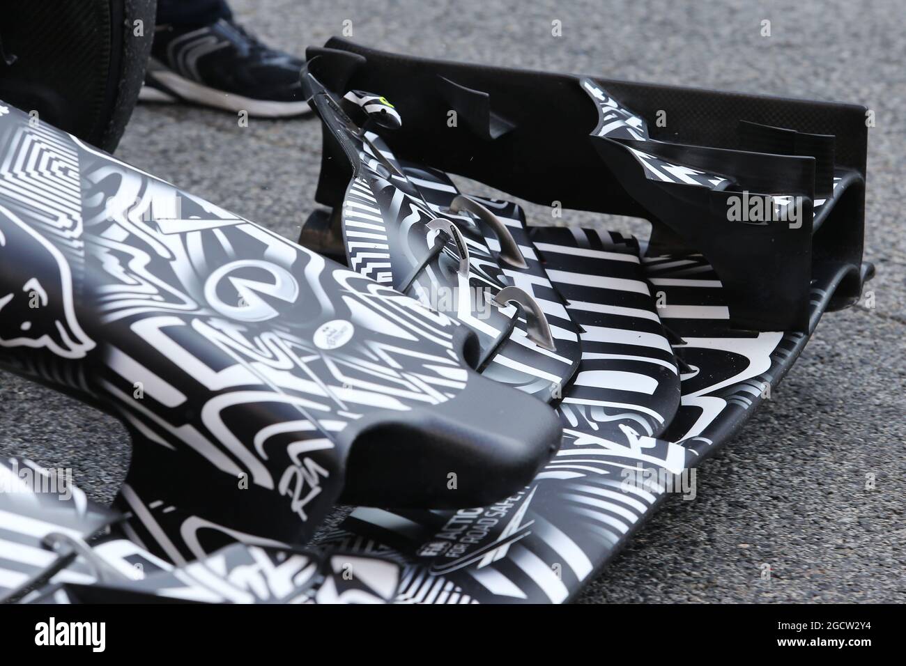 Red bull racing rb11 front wing hi-res stock photography and images - Alamy