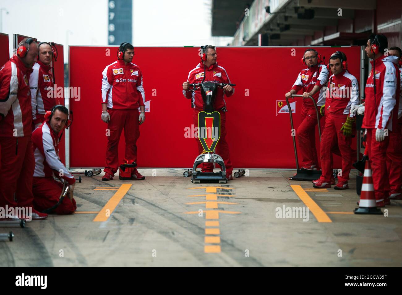 Ferrari f1 mechanics hi-res stock photography and images - Alamy