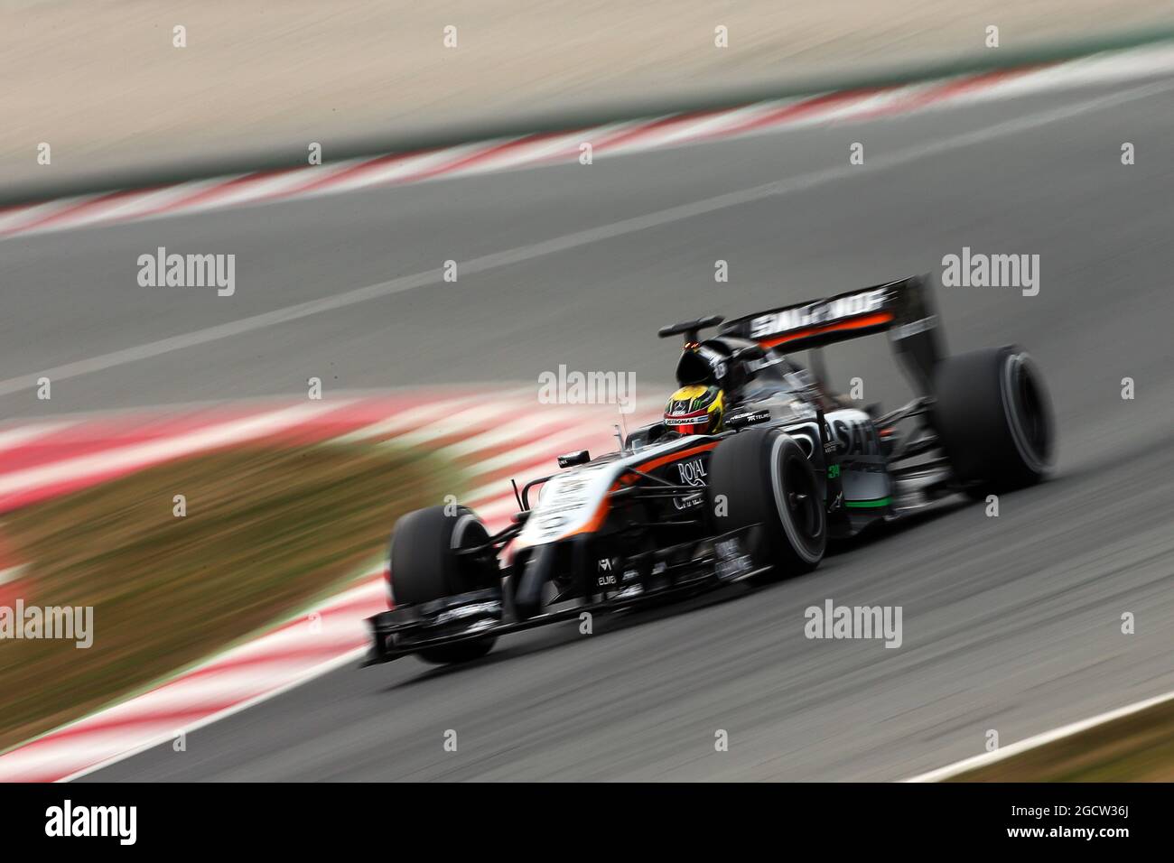 Sergio Perez (MEX) Sahara Force India F1 VJM07. Formula One Testing ...