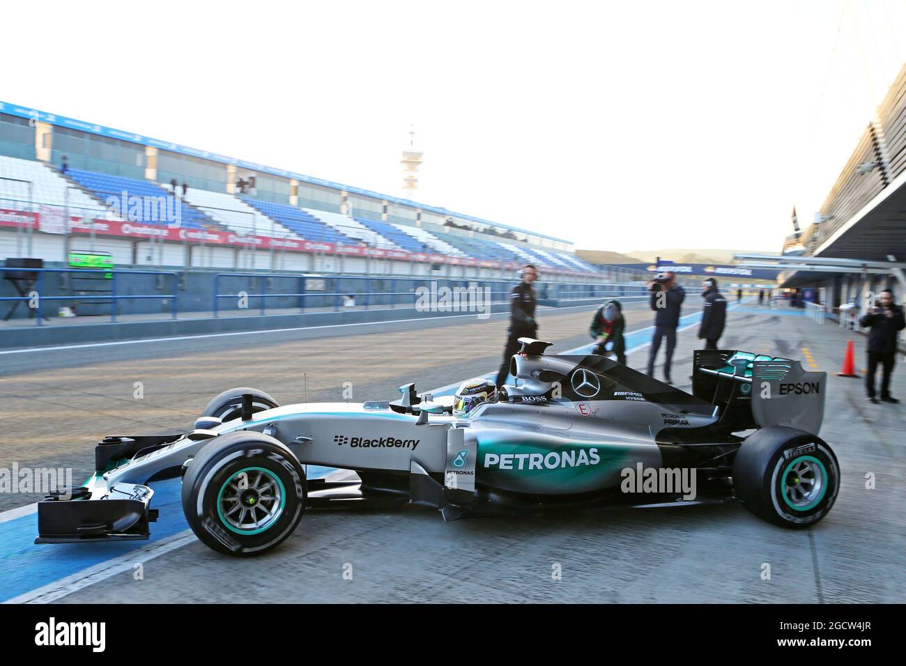 Mercedes amg f1 w06 leaves pits hi-res stock photography and images - Alamy