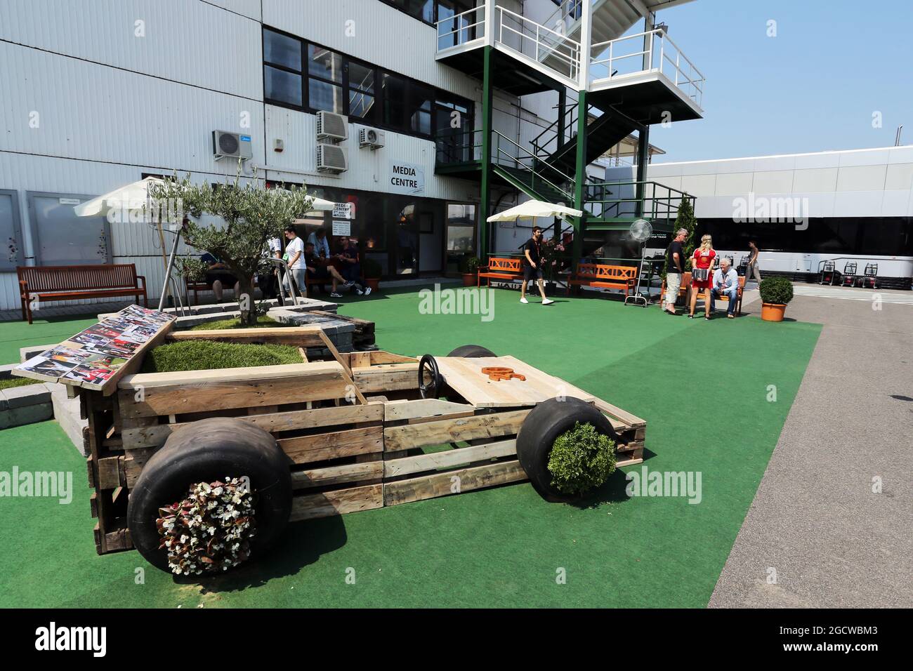 Car racing paddock hi-res stock photography and images - Alamy