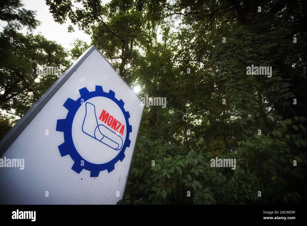 Monza sign in parkland hi-res stock photography and images - Alamy