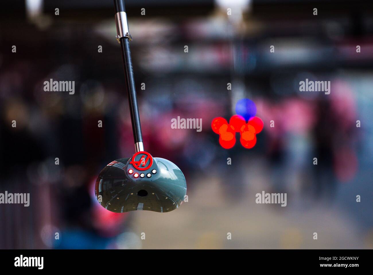 Haas f1 team pit stop light system hi-res stock photography and images ...