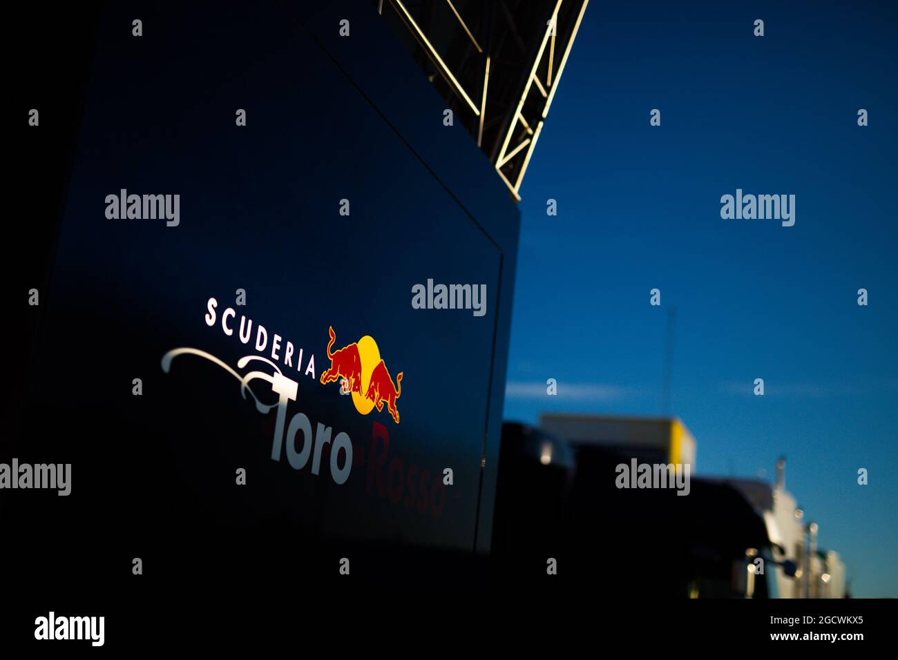 Toro logo hi-res stock photography and images - Alamy