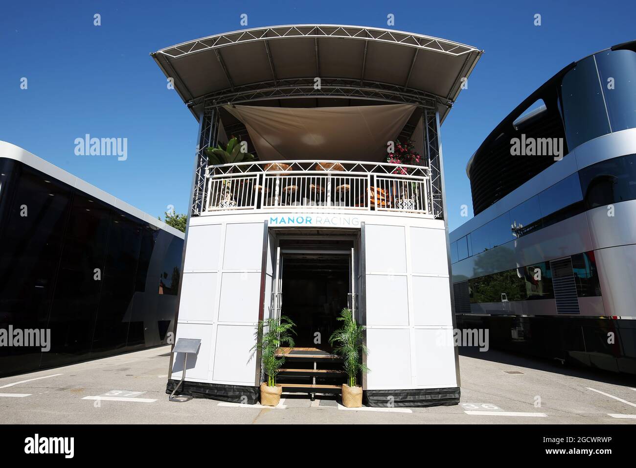 Manor racing motorhome hi-res stock photography and images - Alamy