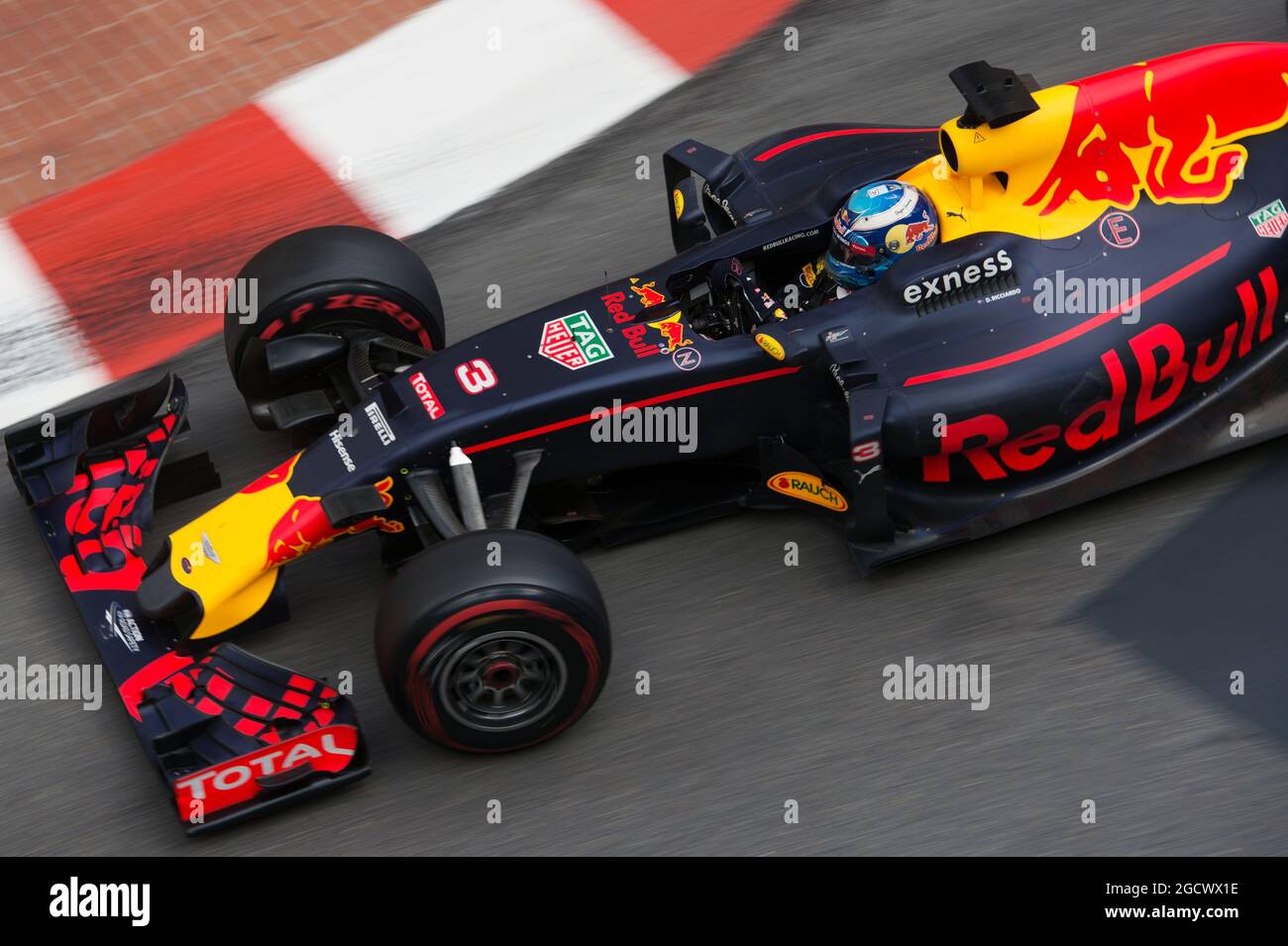 Daniel Ricciardo (AUS) Red Bull Racing RB12. Monaco Grand Prix, Sunday ...
