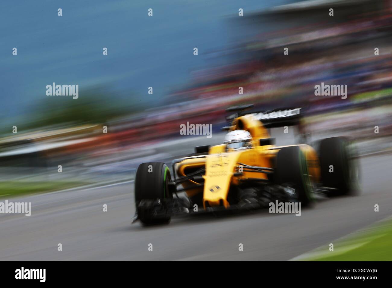 Kevin Magnussen (DEN) Renault Sport F1 Team RS16. Austrian Grand Prix ...
