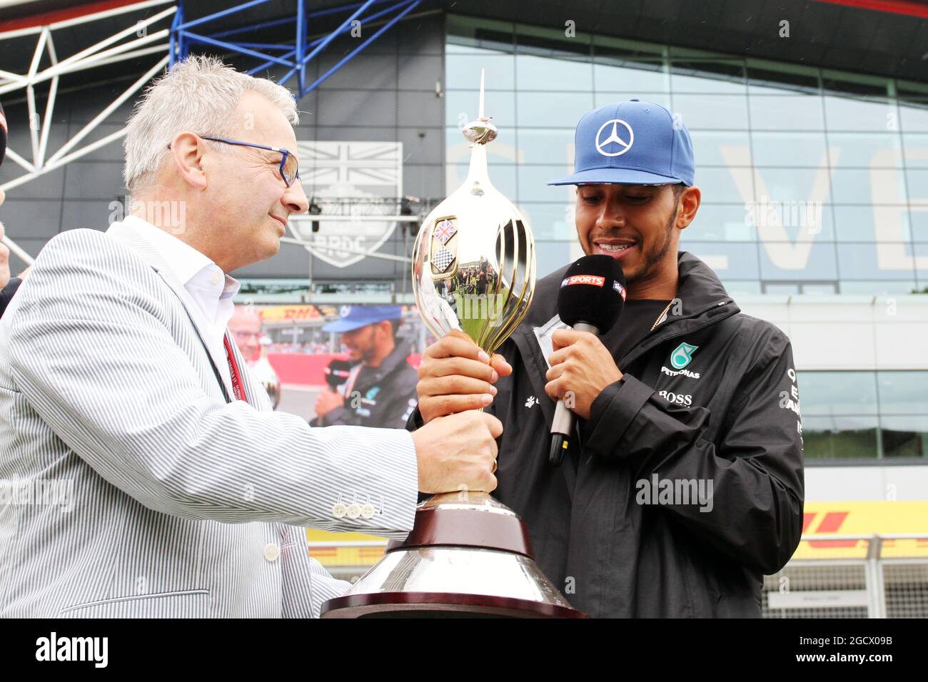 British grand prix trophy hi-res stock photography and images - Alamy